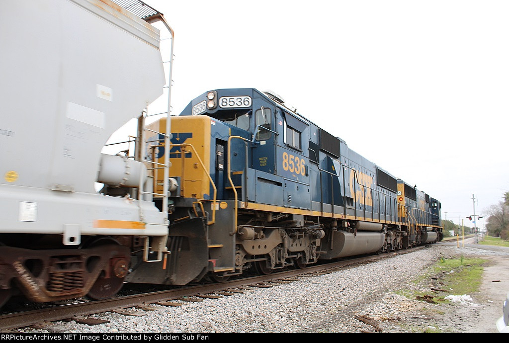 CSX 8734 leads the MPBBW in Jacinto City